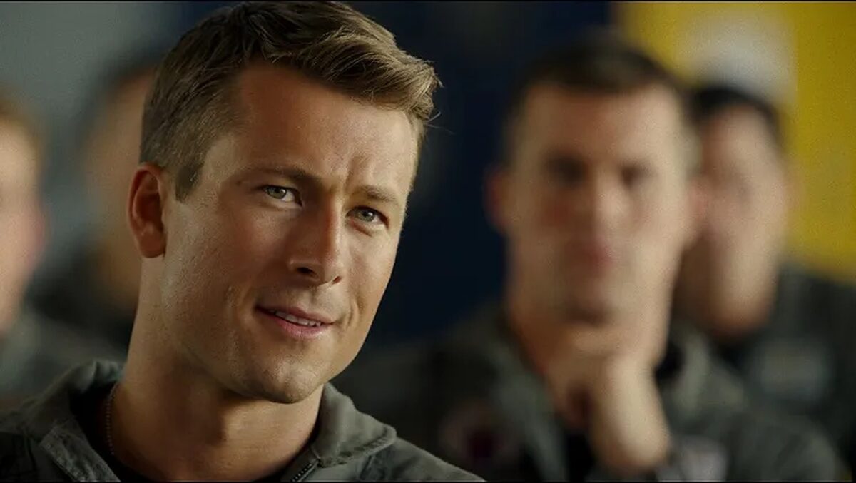 Hitman, la foto di Glen Powell dal set del film di Richard Linklater ...