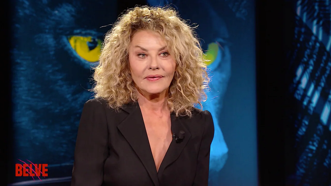 Belve, Eva Grimaldi su Roberto Benigni: "La storia con lui finì con una ...